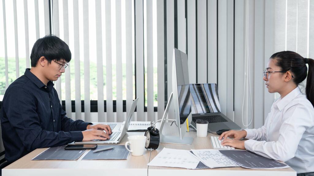 Software engineer vs developer: which is better? | GlobalCloudTeam