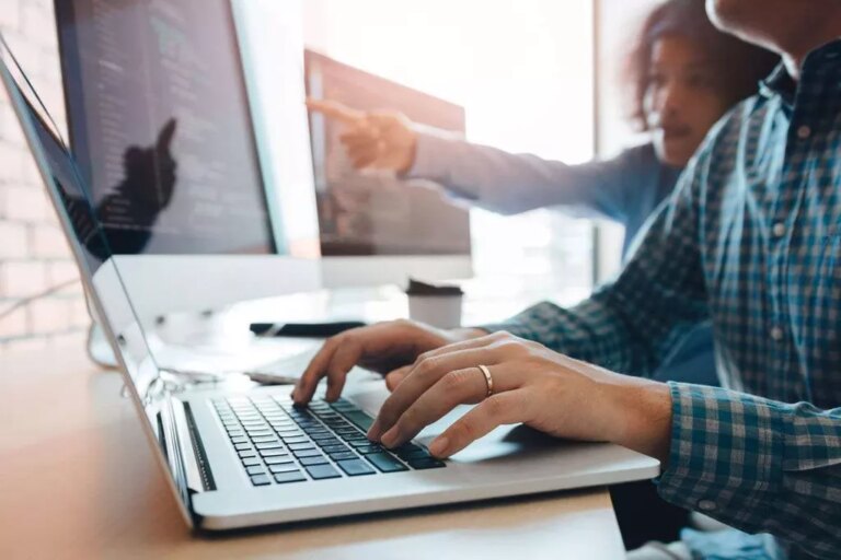 Monoliths vs Microservices: Differences, Pros & Cons, and Choosing the ... Monoliths vs Microservices: Differences, Pros & Cons, and Choosing the ...